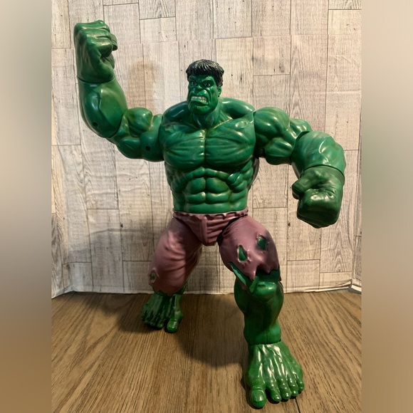 Marvel | Toys | 5 Talking Posable Marvel Incredible Hulk Action Figure ...